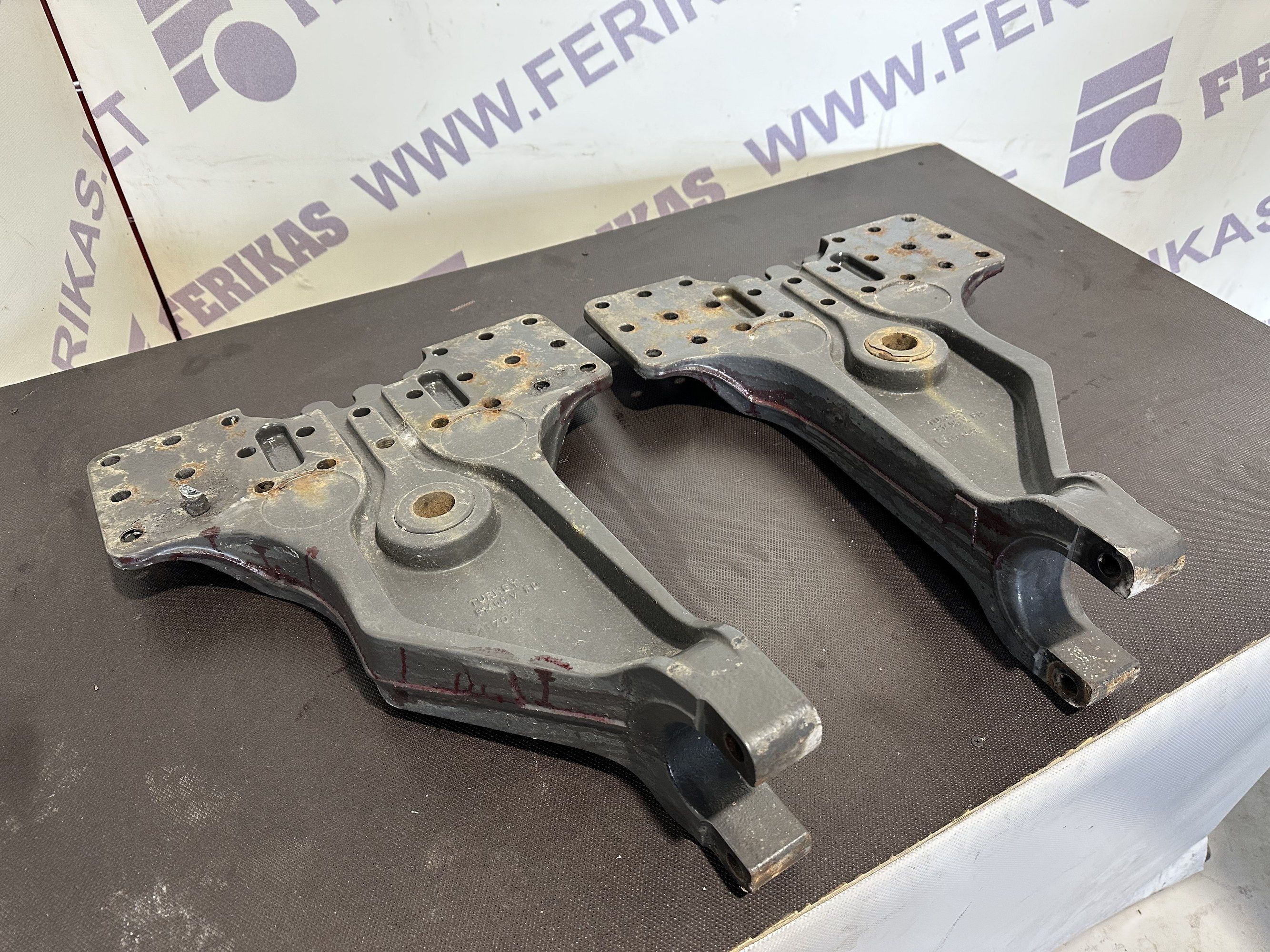 Volvo brackets